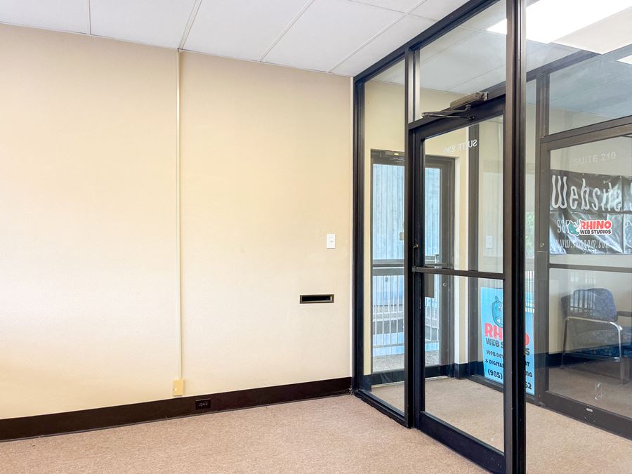 Professional Office Suite with Highly-Visible Monument Signage - 4137 S ...