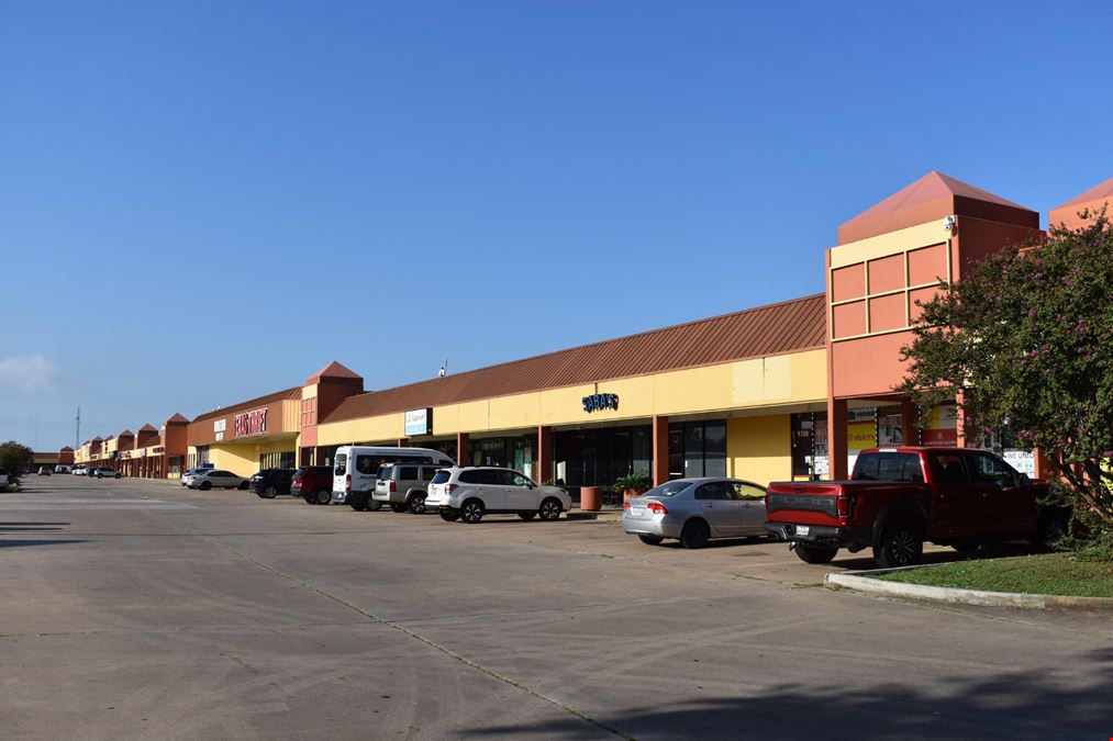 Fondrenwood Retail Center - 9750 Fondren Road, Houston, TX 77096