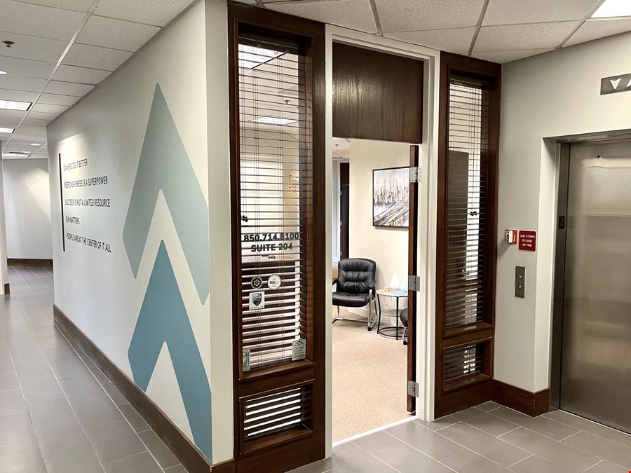 United Community Bank Building - 35008 Emerald Coast Pkwy, Destin, FL 32541