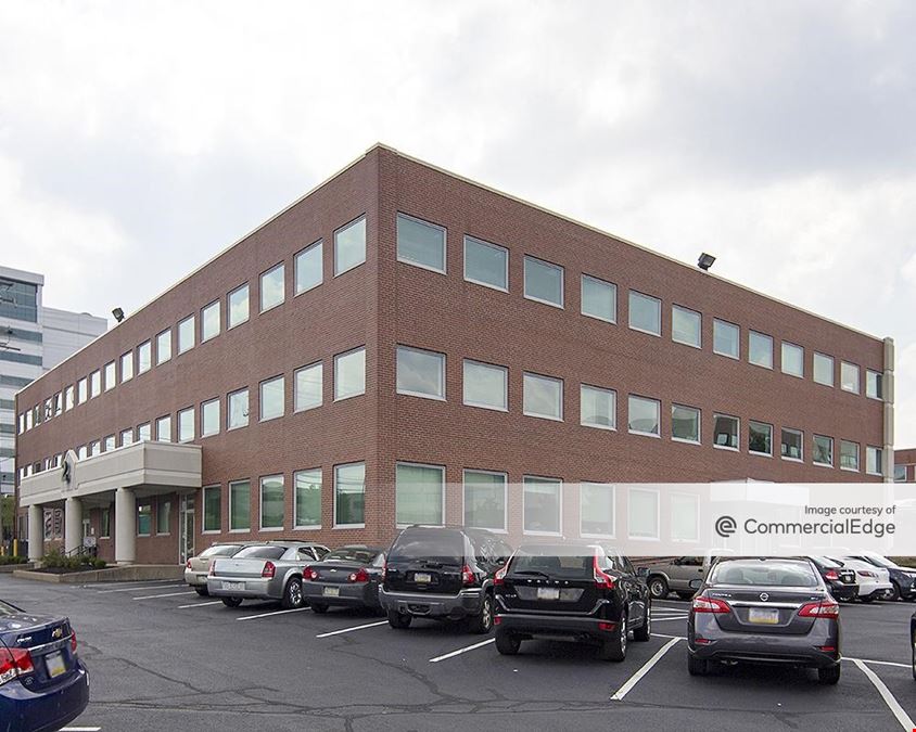 Parkway Center - Buildings 2, 9 & 10 - 9 Parkway Center, Pittsburgh, PA ...