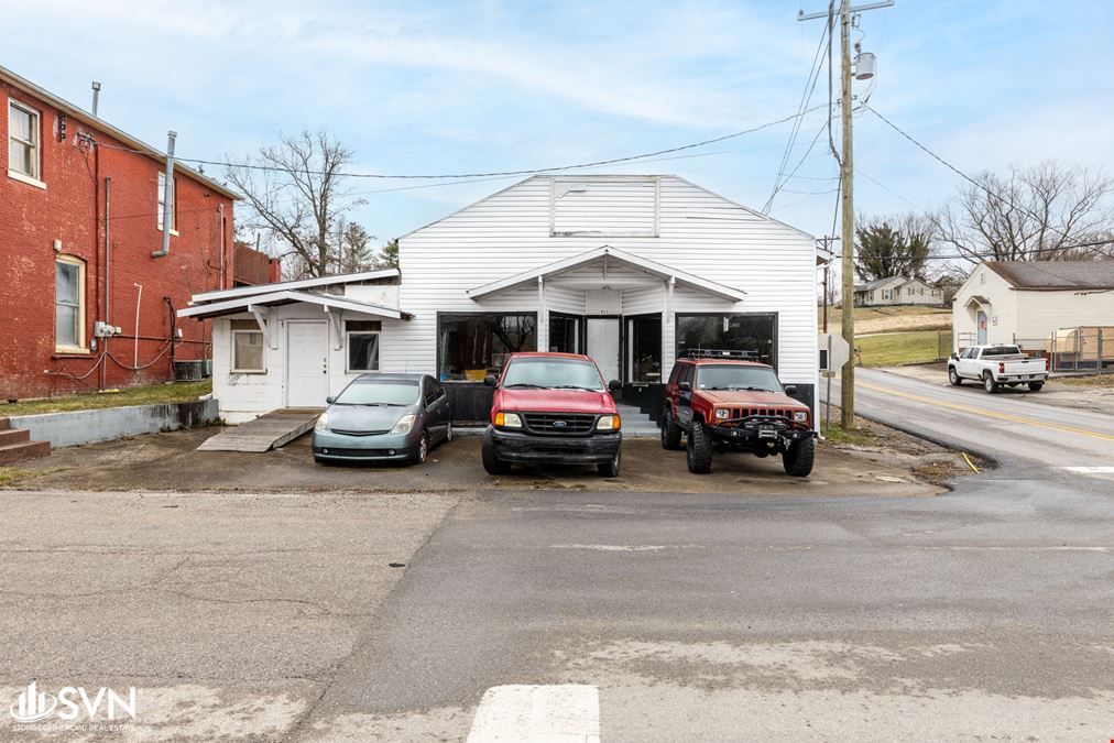 Former Waco KY Grocery- Flooring - 211 Waco Loop Rd, Waco, KY 40385
