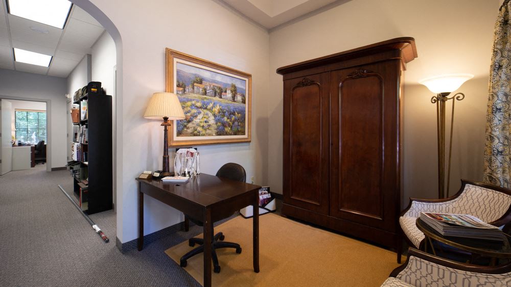 Well-finished office in Treetops Center - 7563 Philips Highway ...