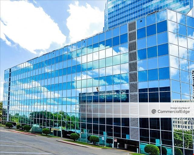 Phoenix Tower - 3200 Southwest Freeway, Houston, TX 77027