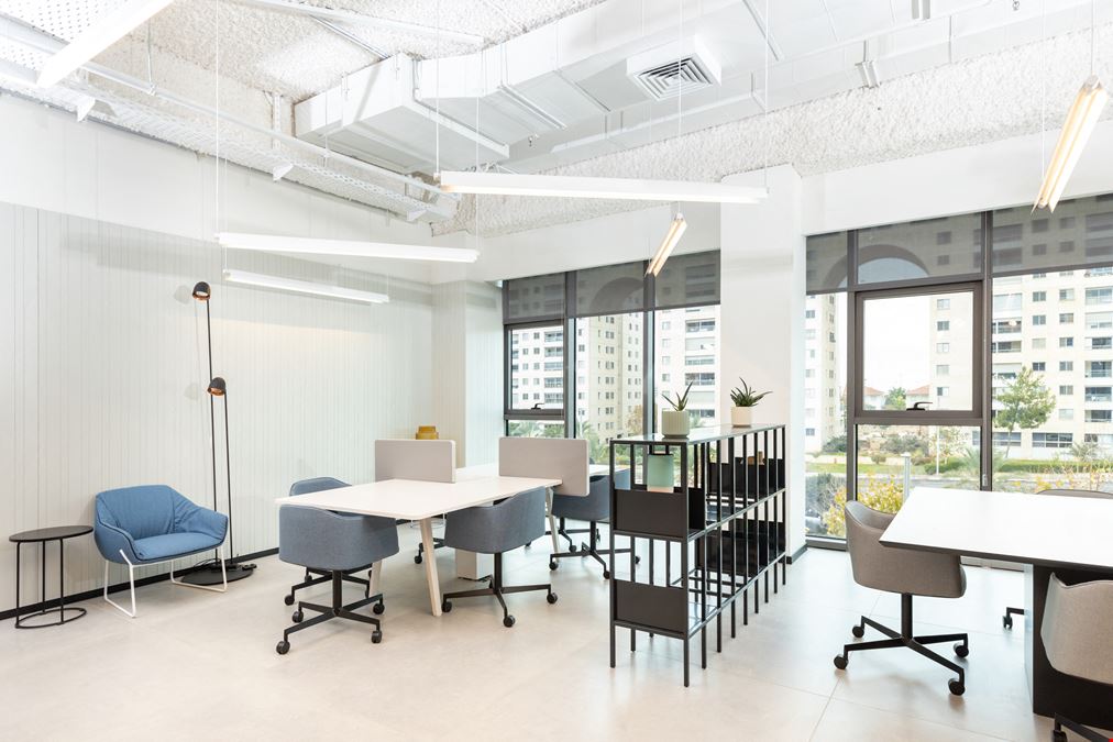 101 Larry Holmes Drive - Coworking Space | PropertyShark