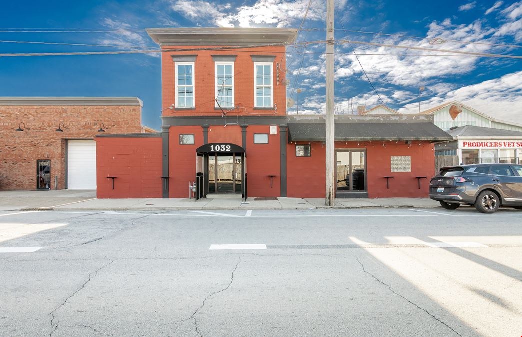 Restaurant / Bar / Event Venue at the Gateway to NuLu - 1032 Story Ave ...