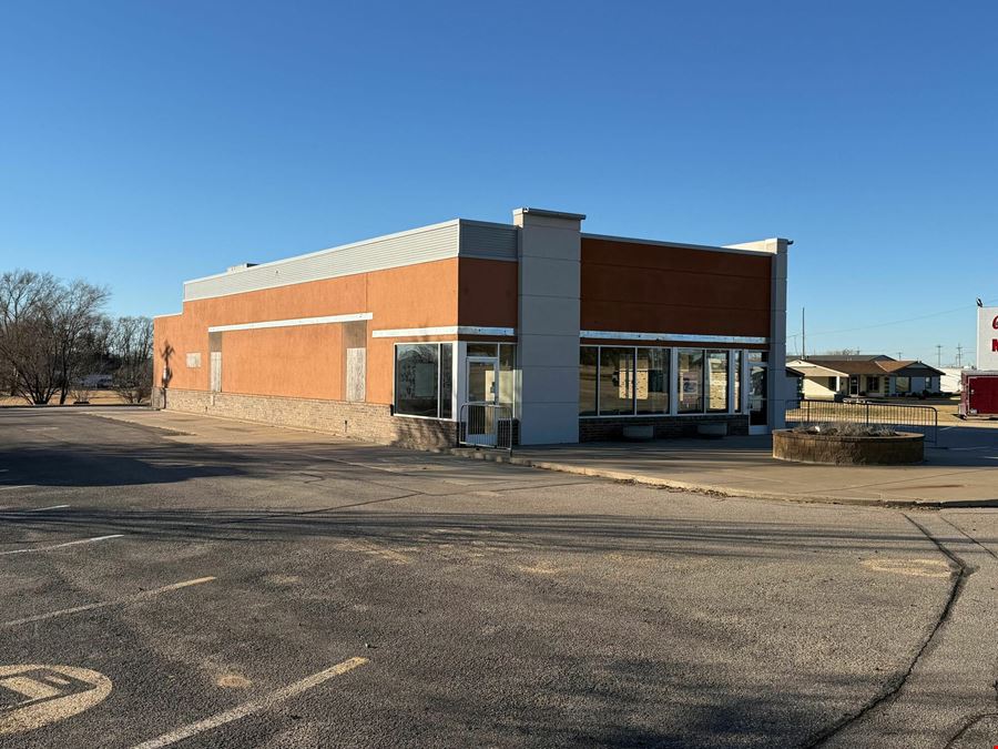 Former McDonald's Available at Auction - 1123 E Us Highway 54, Kingman ...