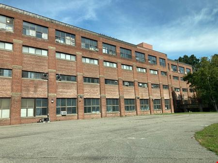 428 Industrial and Warehouse Listings in Massachusetts