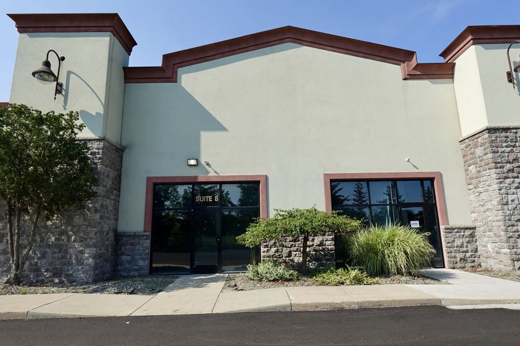 Office / Warehouse Space - 3995 Fashion Square Blvd, Saginaw, MI 48603