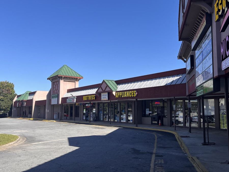 Lawrenceville Square Retail Center - 134 South Clayton Street ...