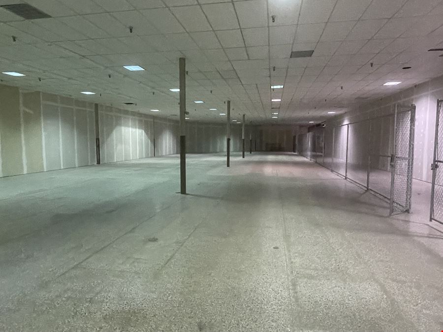 Ellet Acme Plaza - 2420 Wedgewood Drive, Akron, OH 44312